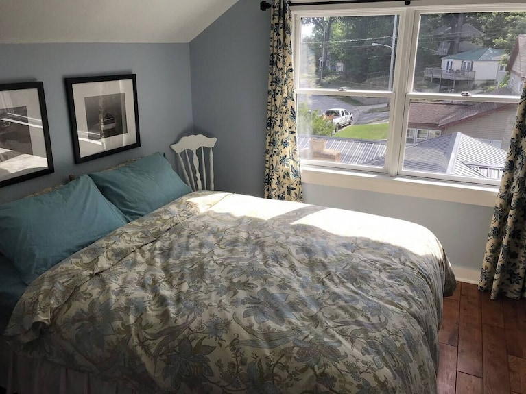 6 Bedroom Historic Home 5 Min Walk To Beach! - Muskegon, MI