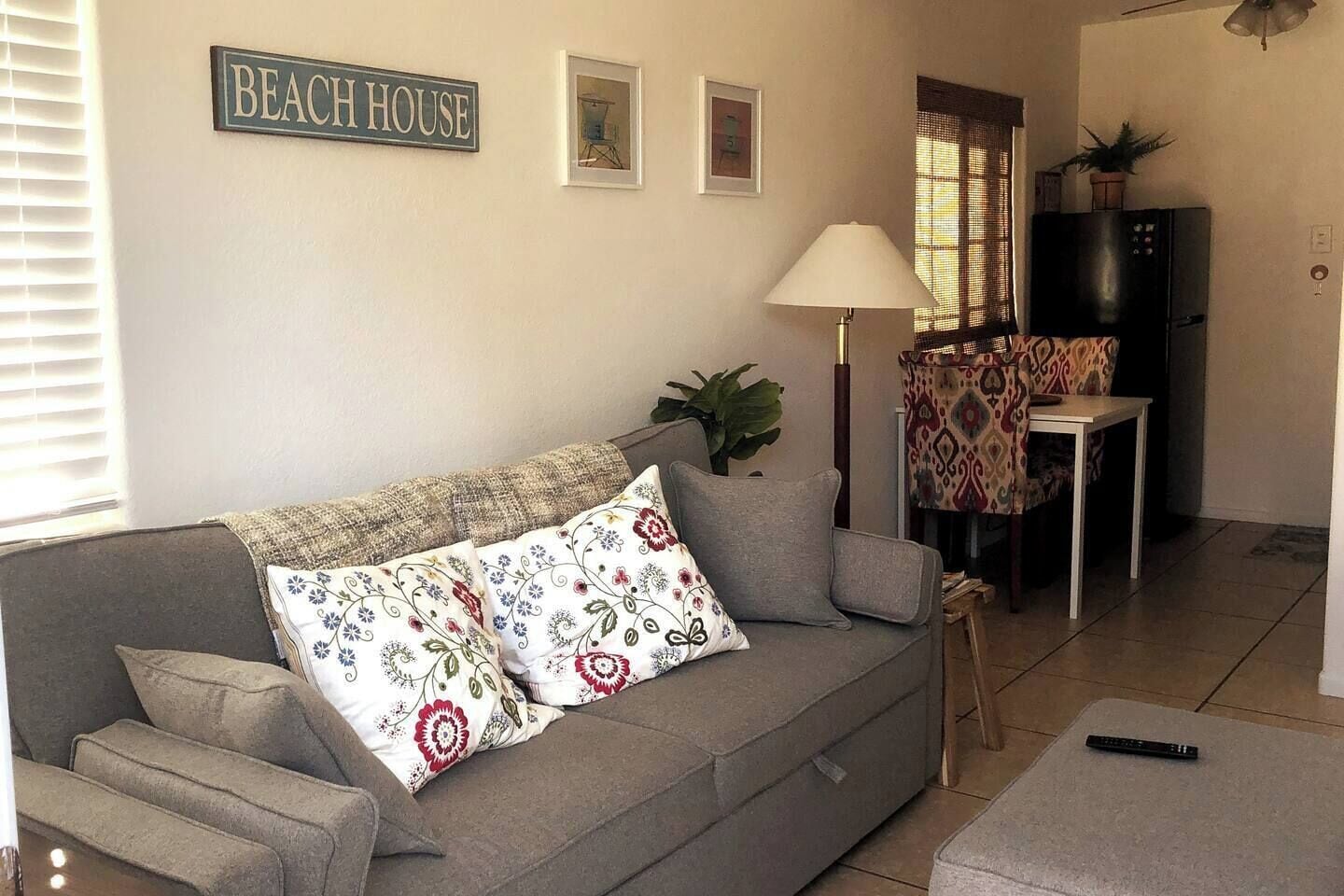 Sunny 1-bedroom Apartment With Free Parking In Charming Carlsbad - 칼즈배드