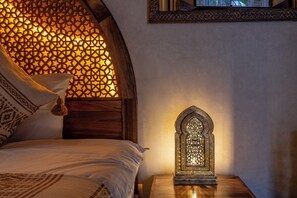 Quarto quádruplo premium, vista para o pátio | Wi-Fi de cortesia