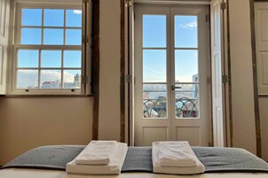 Quarto Duplo Deluxe, Vista para a cidade | Wi-fi grátis 