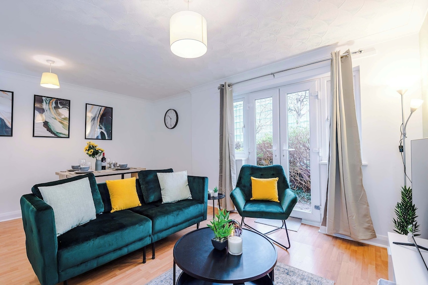 Cosy 1 Bed Mediacity Stay | Free Parking - Manchester