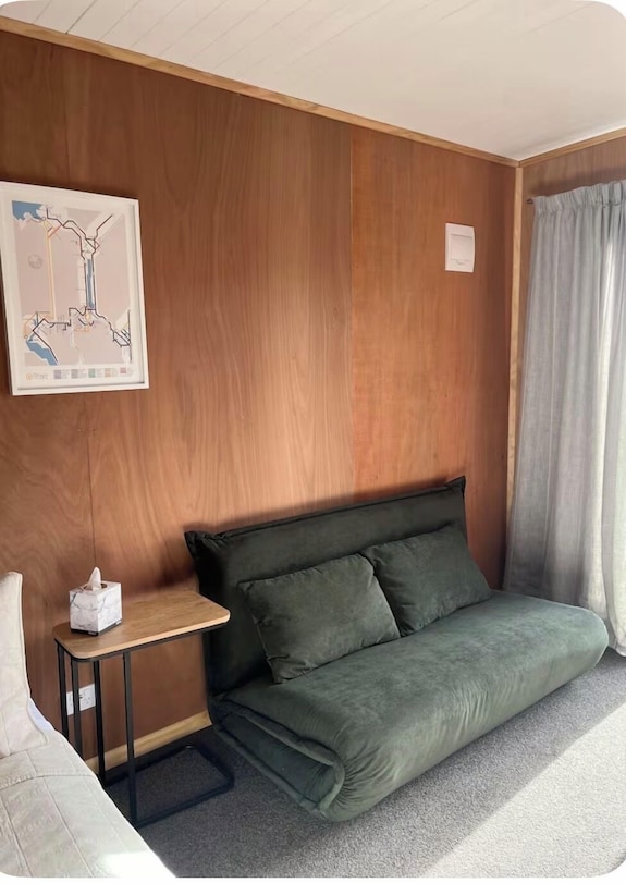 Lakeside Heart Of Old Cromwell Our Tiny Home Is A Gateway To Big Adventures - Cromwell