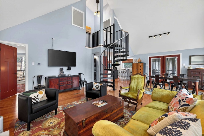 Cabin W Fire Pit, Hot Tub, Screened Porch & More - Virginie-Occidentale