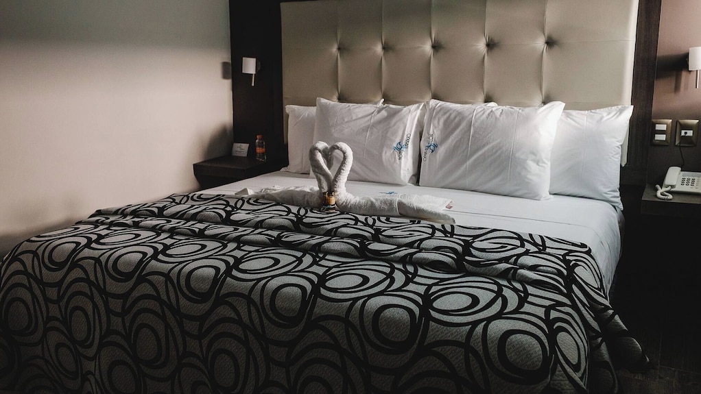 Stay In Style: Modern Comforts In Downtown Merida For Fun Seekers - Mérida