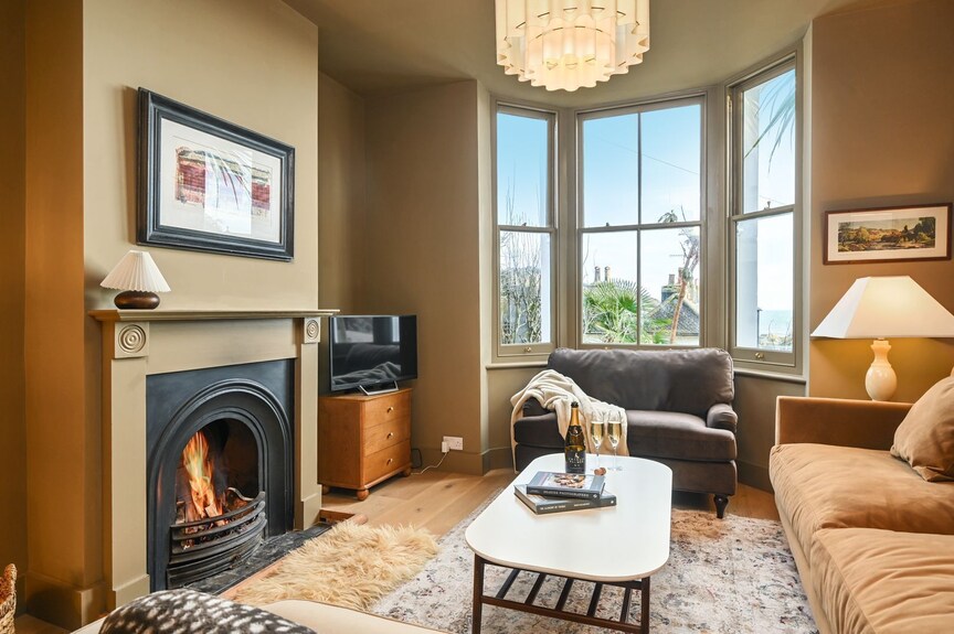 Hastings View - A Holiday Let That Sleeps 4 Guests In 2 Bedrooms - Hastings