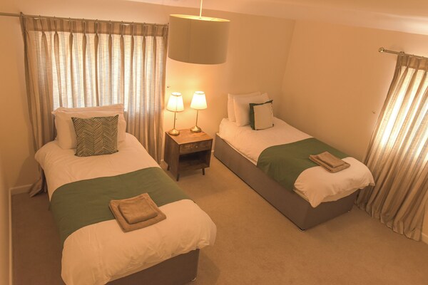 Plantation Villa - Monmouthshire