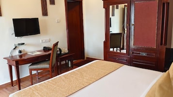 Casa de campo, sacada, vista para o jardim | Cofres nos quartos, ferros/tábuas de passar roupa, Wi-Fi de cortesia