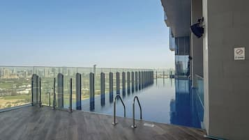 Apartamento Deluxe, Vista para a cidade | Piscina | Piscina exterior