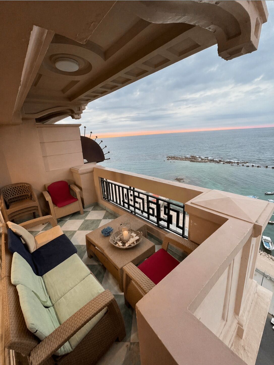 Apartamento conforto, 3 quartos, vista para o mar, de frente para a praia | Terraço/pátio