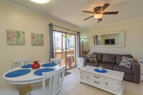 Beachfront 1br Condo W/ King Bed Sleeps 4 1 Bedroom Condo - Beach Park At Isla Blanca, South Padre Island
