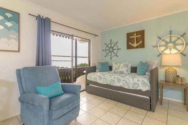 Tiki 112 - Beachfront 1br Condo W/ Pool Access 1 Bedroom Condo - Beach Park At Isla Blanca, South Padre Island