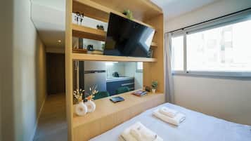 Secretária, secretária adequada para computadores portáteis