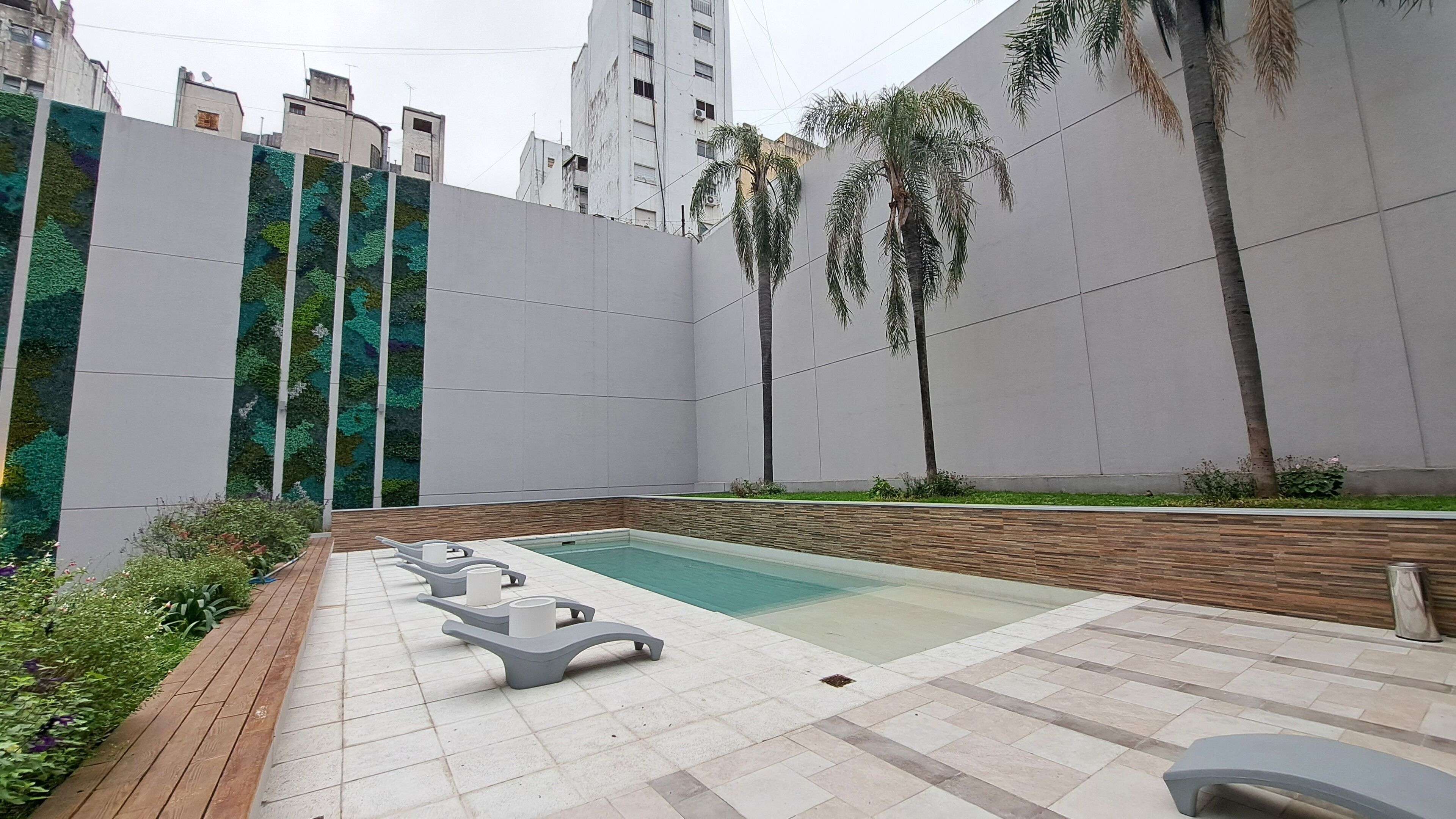 Piscina exterior sazonal 