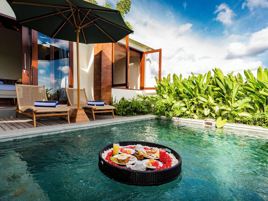 Suíte superluxo, 1 cama King, piscina particular, vista para o jardim | Piscina | Piscina externa