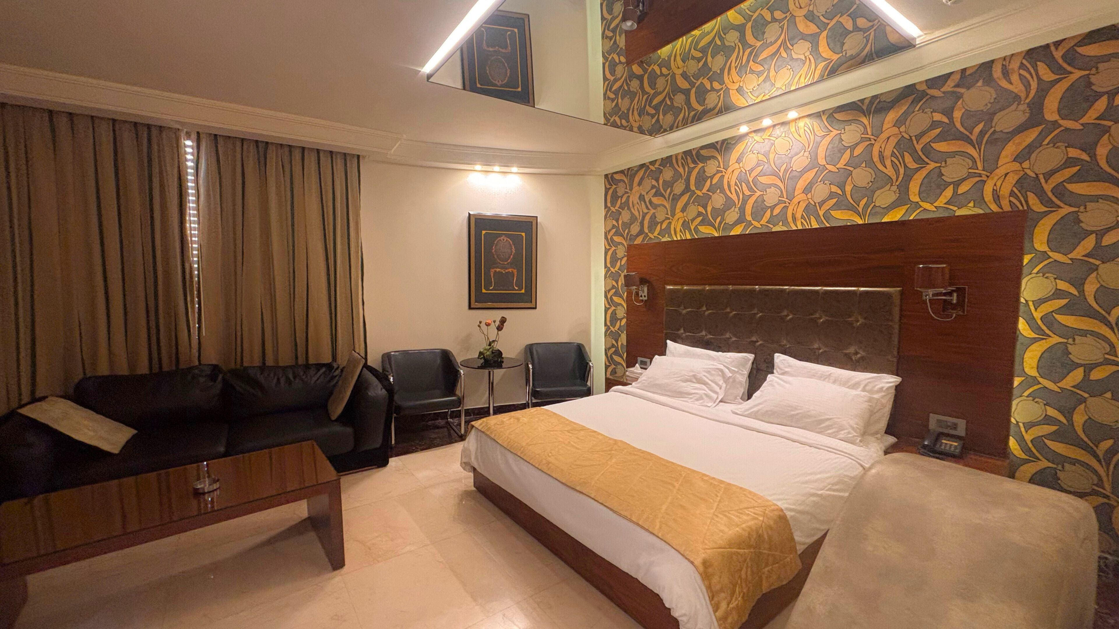 Suíte estúdio júnior | Cofres nos quartos, cortinas blackout, quartos à prova de som