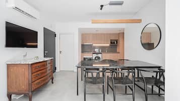 Apartamento Familiar, Vista para a cidade | Sala de estar