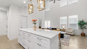 Casa superluxo, 2 quartos | Cozinha privada | Cafeteira/chaleira