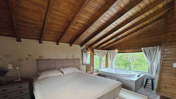 Chalé luxo, banheira de hidromassagem, vista para a montanha | Roupas de cama premium, individualmente decorados