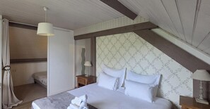 Quarto Quádruplo Familiar, várias camas, não fumadores, vista para o jardim | Wi-fi grátis 