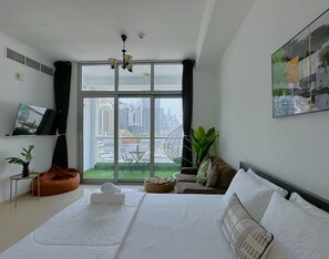 Apartamento, vista para o canal | Ferros/tábuas de passar roupa, Wi-Fi de cortesia