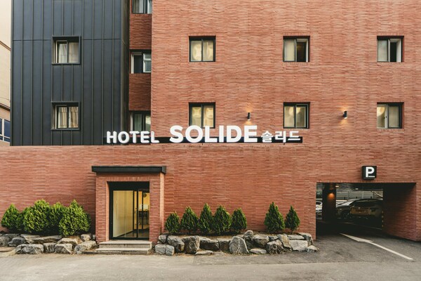Hotel Solide Cheonan - Gongju