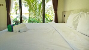 Quarto casal luxo | Frigobar, escrivaninha, Wi-Fi de cortesia