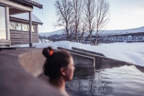 Sauna seca, banheira de hidromassagem, tratamentos corporais