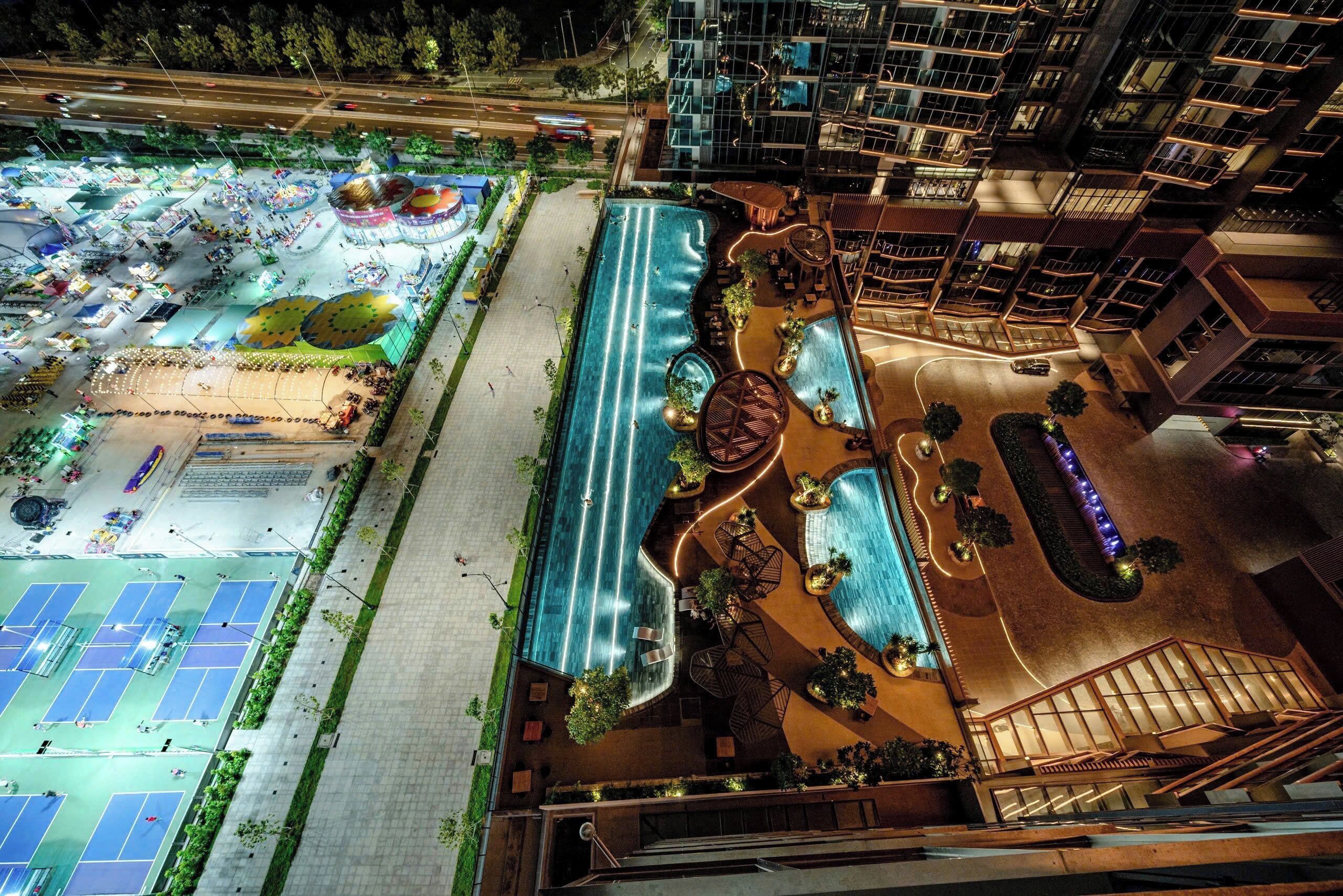 Apartamento luxo, 3 quartos, sacada | Piscina