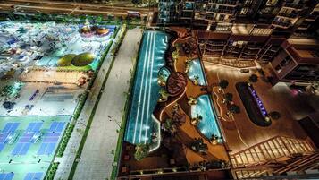 Apartamento luxo, 3 quartos, sacada | Piscina