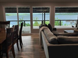 Casa Familiar, aceitam-se animais de estimação, vista para o lago | Sala de estar