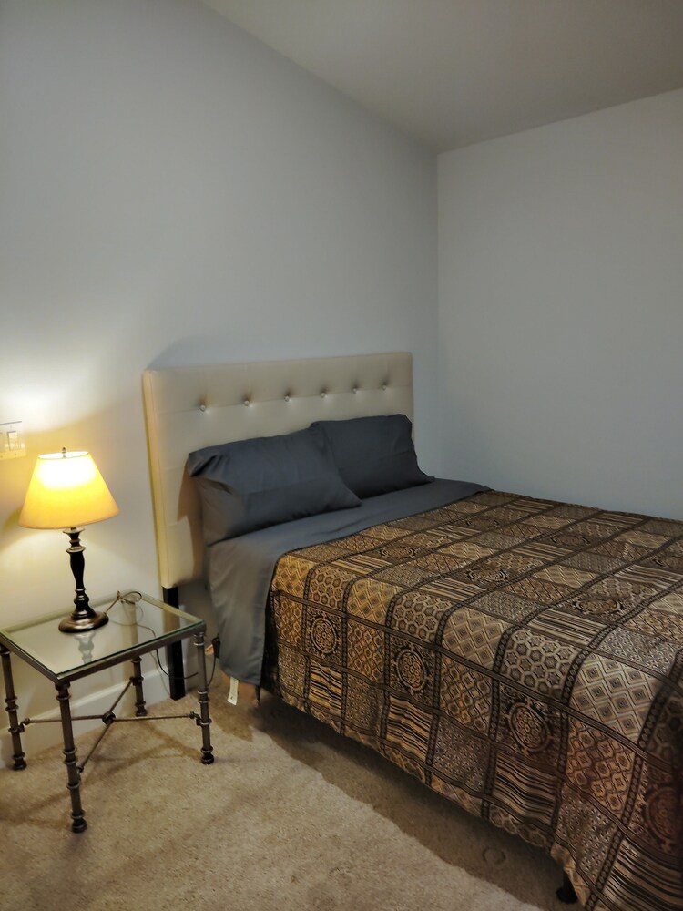 Spacious 4-bedroom house in superb Palm Bay with AC Reviews, Deals ...