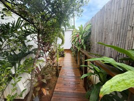 Cabana de Madeira Standard, pátio, vista para o pátio | Sala de estar