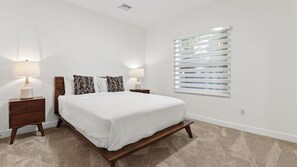 Casa (4 Bedrooms) | 4 quartos, secretária, ferro/tábua de engomar, roupa de cama fornecida 