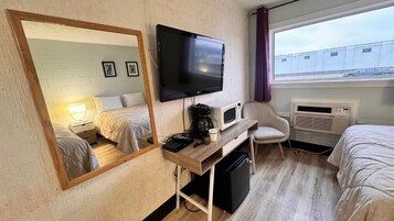 Quarto casal luxo | Escrivaninha, espaço de trabalho para notebook, quartos à prova de som