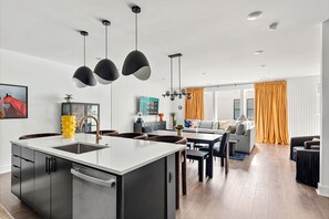 Casa | 6 quartos, internet de alta velocidade 