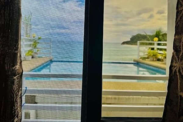 Quarto casal luxo, sacada, vista para a piscina | Piscina | Piscina externa