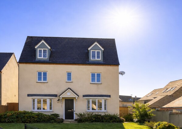 The Seven Residence - Bicester Village - Coming Soon Reviews, Deals ...