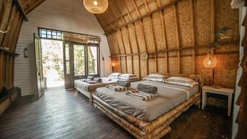 Quarto Triplo Clássico, vista para o jardim | Lençóis de algodão egípcio, roupa de alta qualidade, edredões de penas