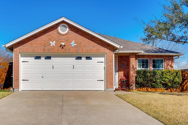 Perfect For Families! Round Rock Home W/ Yard - Austin, TX