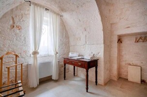 Apartamento Deluxe, vista para o jardim | Lençóis de algodão egípcio, roupa de alta qualidade, edredões de penas