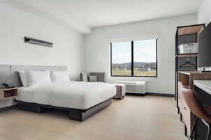 Suite-Estúdio, 1 cama queen-size | Secretária, secretária adequada para computadores portáteis 