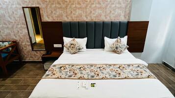 Escrivaninha, espaço de trabalho para notebook, Wi-Fi de cortesia