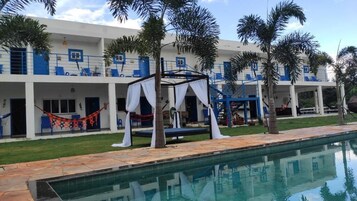 Quarto Duplo Comfort, varanda, vista para o pátio | Piscina