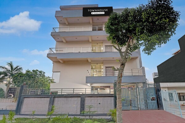 Townhouse Noida Formerly Palm Paradise - Noida