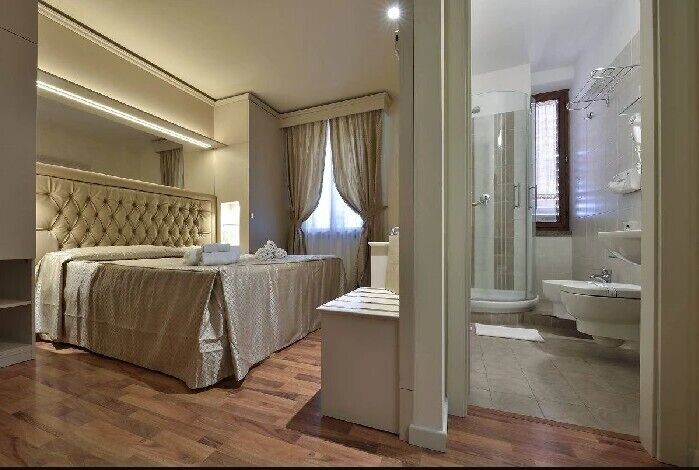 Quarto Duplo Superior | Cofre no quarto, secretária 