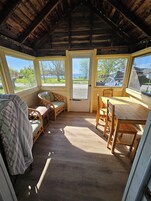 Cabana básico, vista para o lago | Área de estar