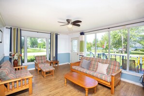 Casa de Campo Familiar, vista para o lago | Sala de estar