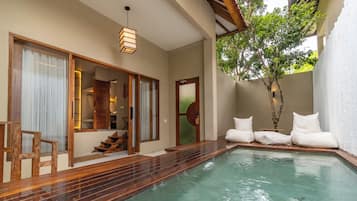 Quarto Duplo Premier, vista para a piscina | Piscina | Piscina exterior