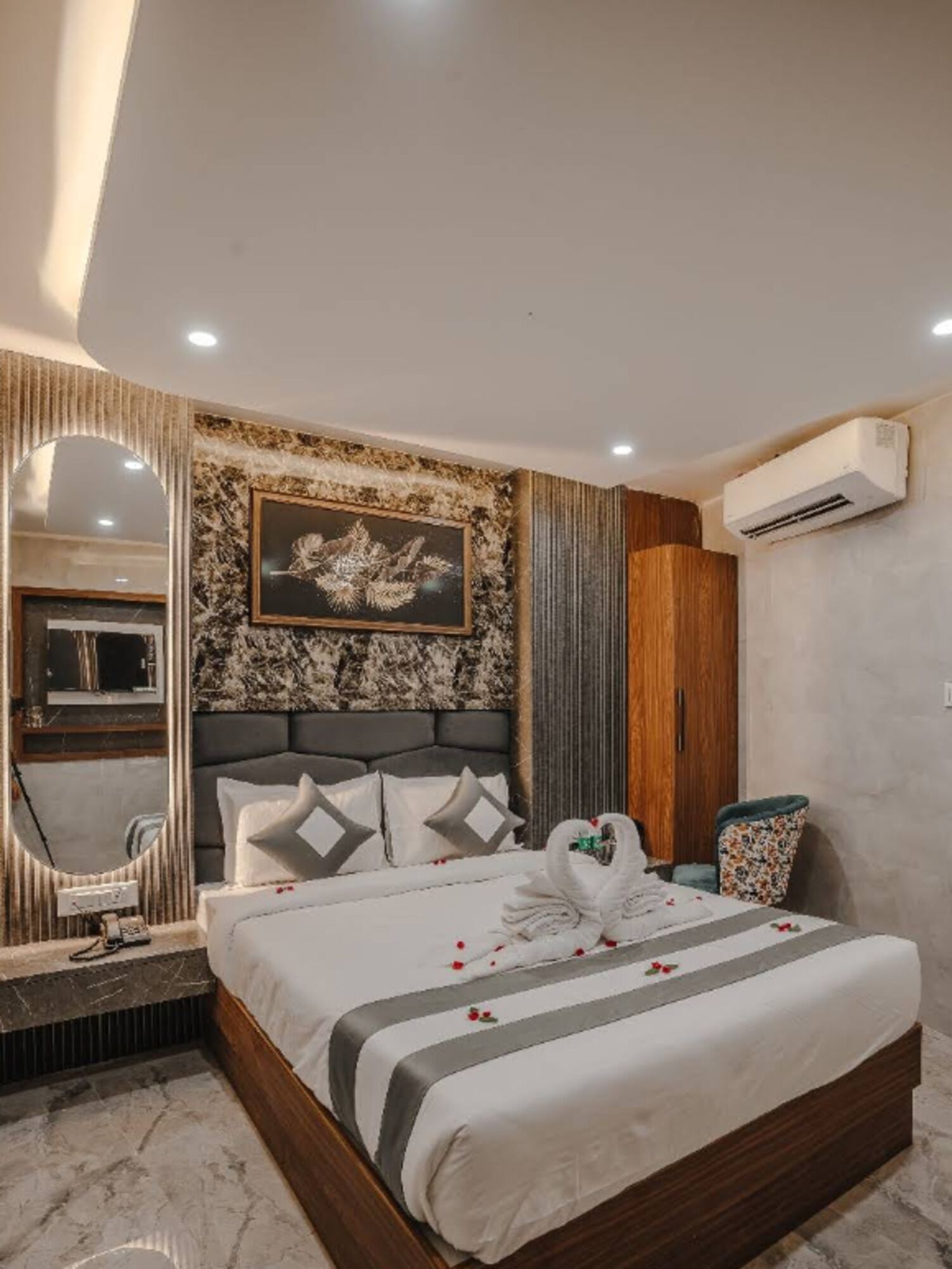 Quarto casal superior, vista para a cidade | Escrivaninha, Wi-Fi de cortesia