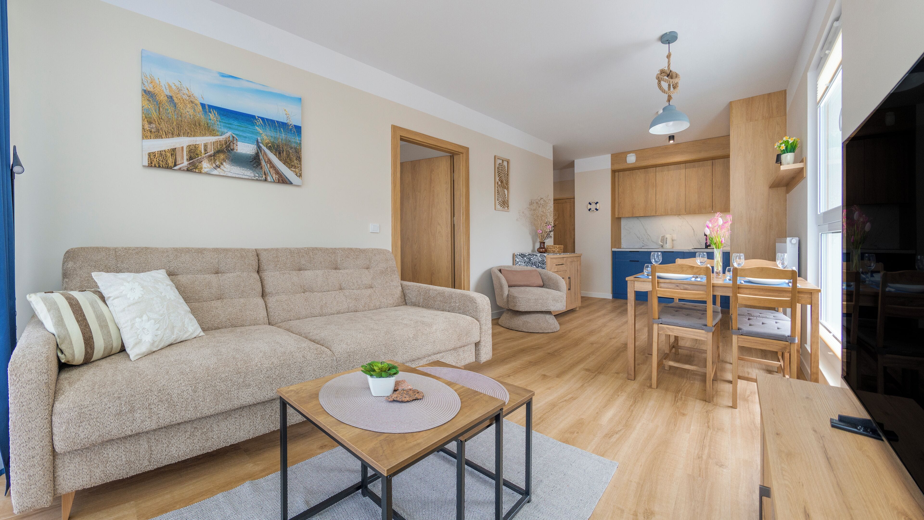 Apartamento (C 208) | Sala de estar | TV de ecrã plano 